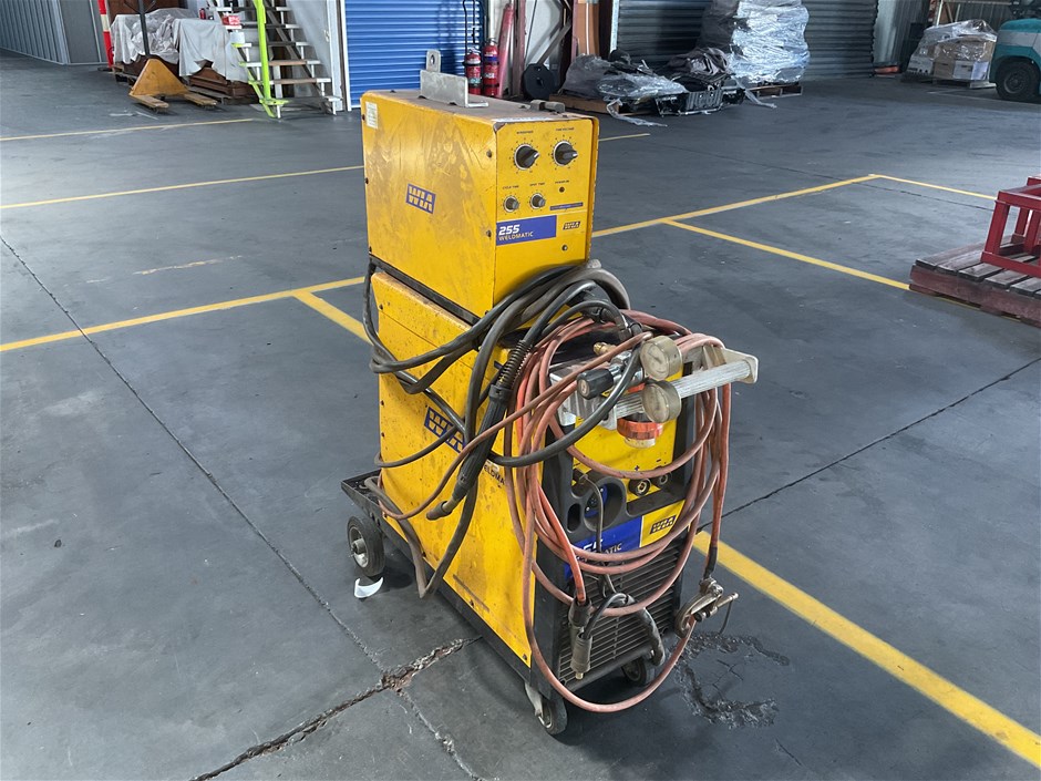 1 x WIA WELDMATIC 255 WITH Wire Feeder Auction (0077-7051509) | Grays ...