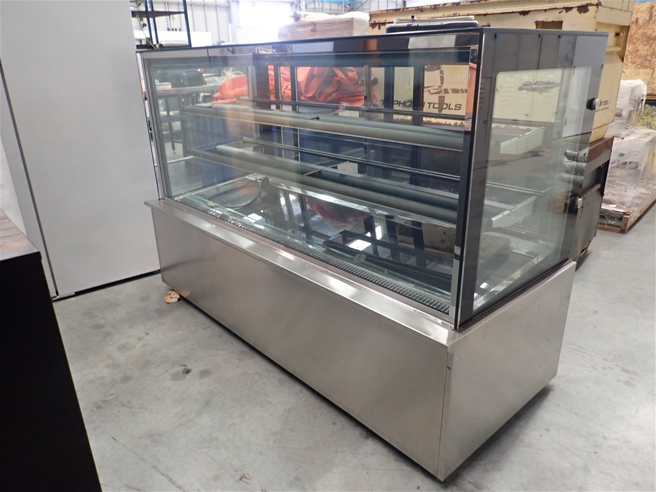 Cake Show Case Auction (0001-9049923) | Grays Australia