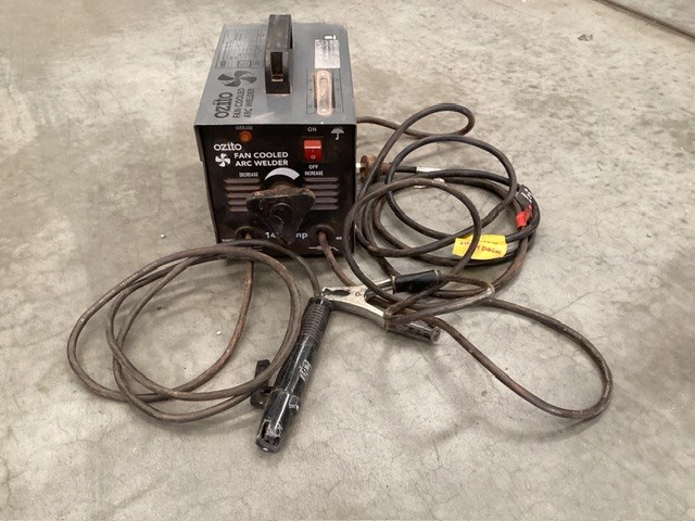 Ozito AWG-964 Fan Cooled Portable Arc Welder Auction (0004-9052489 ...