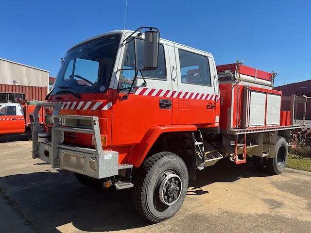 Ex RFS Isuzu Fire Truck Auction (0002-5056362) | Grays Australia