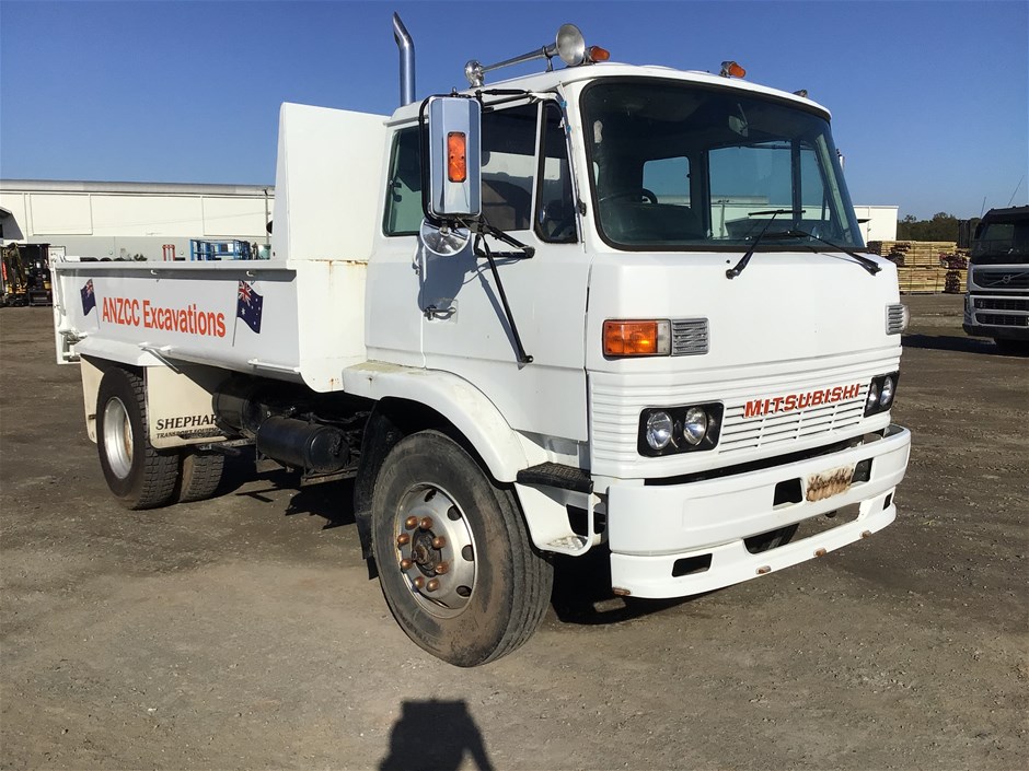 1983 Mitsubishi FM 4 x 2 Tipper Truck Auction (0001-7053785) | Grays Australia