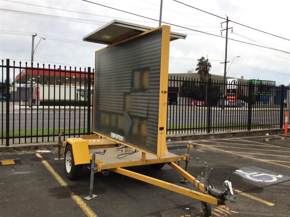 2009 Bartco VMS400 Single Variable Message Sign Trailer Auction (0030 ...