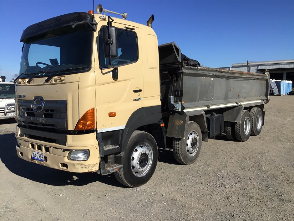 2009 Hino FY 8 x 4 Tipper Truck Auction (0001-7052419) | Grays Australia
