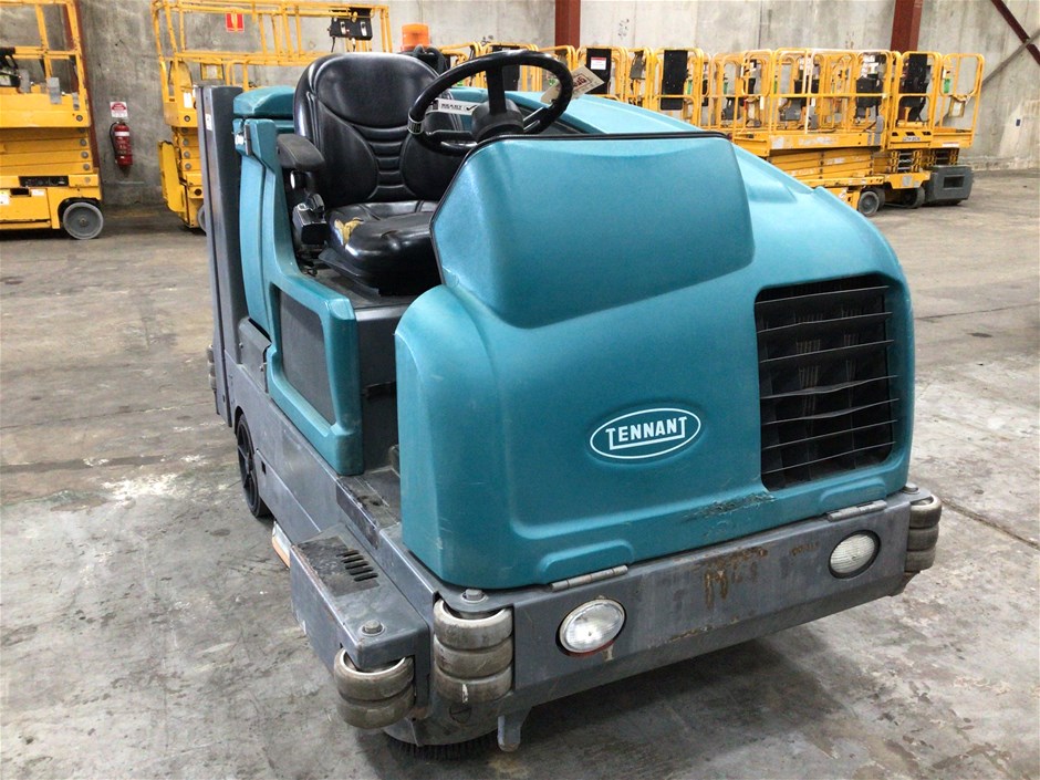 Tennant M20 Ride On Scrubber Sweeper Auction (0047-5057019) | Grays ...