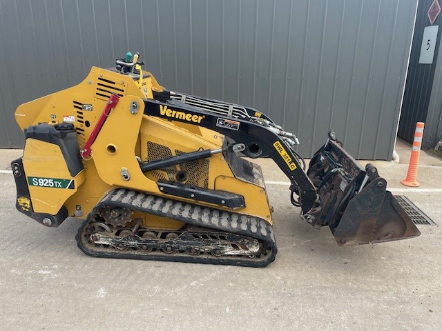 2021 Vermeer S925TX Mini Loader with Plant Trailer Auction (0001 ...
