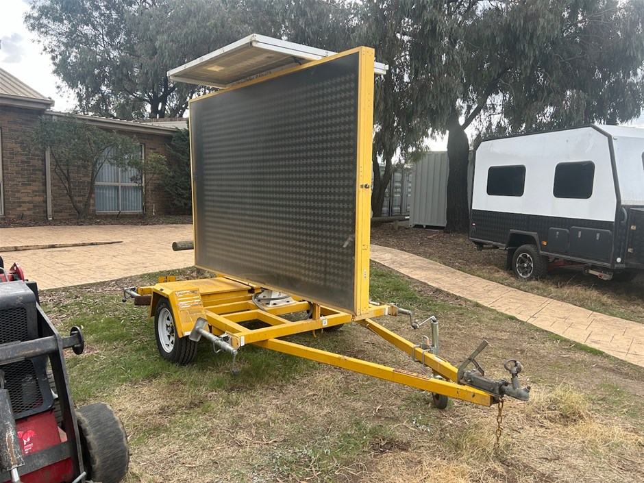 Bartco LED (Amber) Message Board Auction (0032-3029635) | Grays Australia