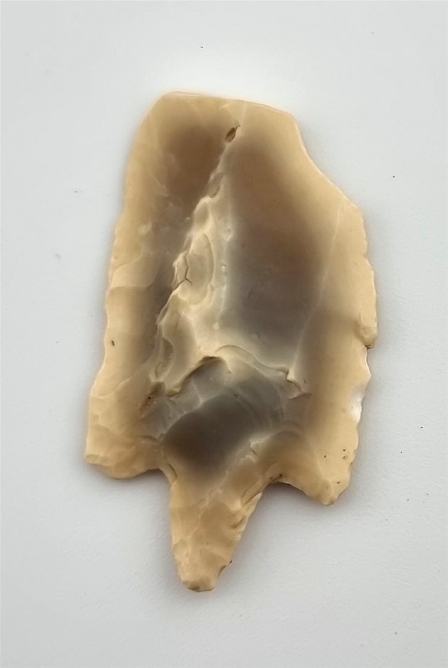 A BRONZE AGE PREHISTORIC FLINT ARROWHEAD - CIRCA 3000 YEARS OLD Auction ...