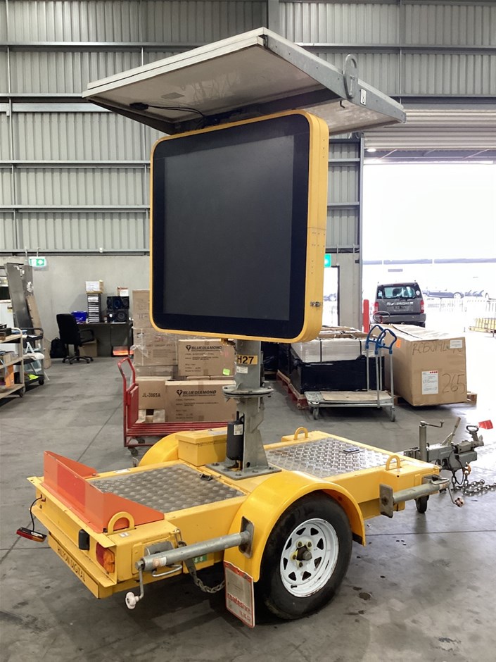 2017 Hilton HD-35 - Solar Variable Speed Limit Sign Trailer Mounted ...
