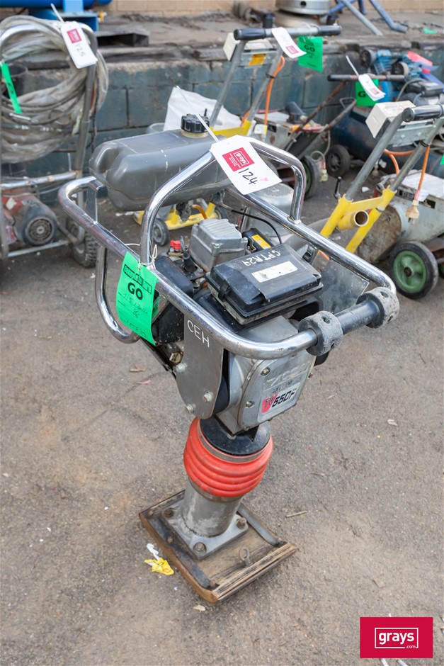 RAMMER VT55DFW Petrol Foot Compactor Auction (0124-5057061) | Grays ...