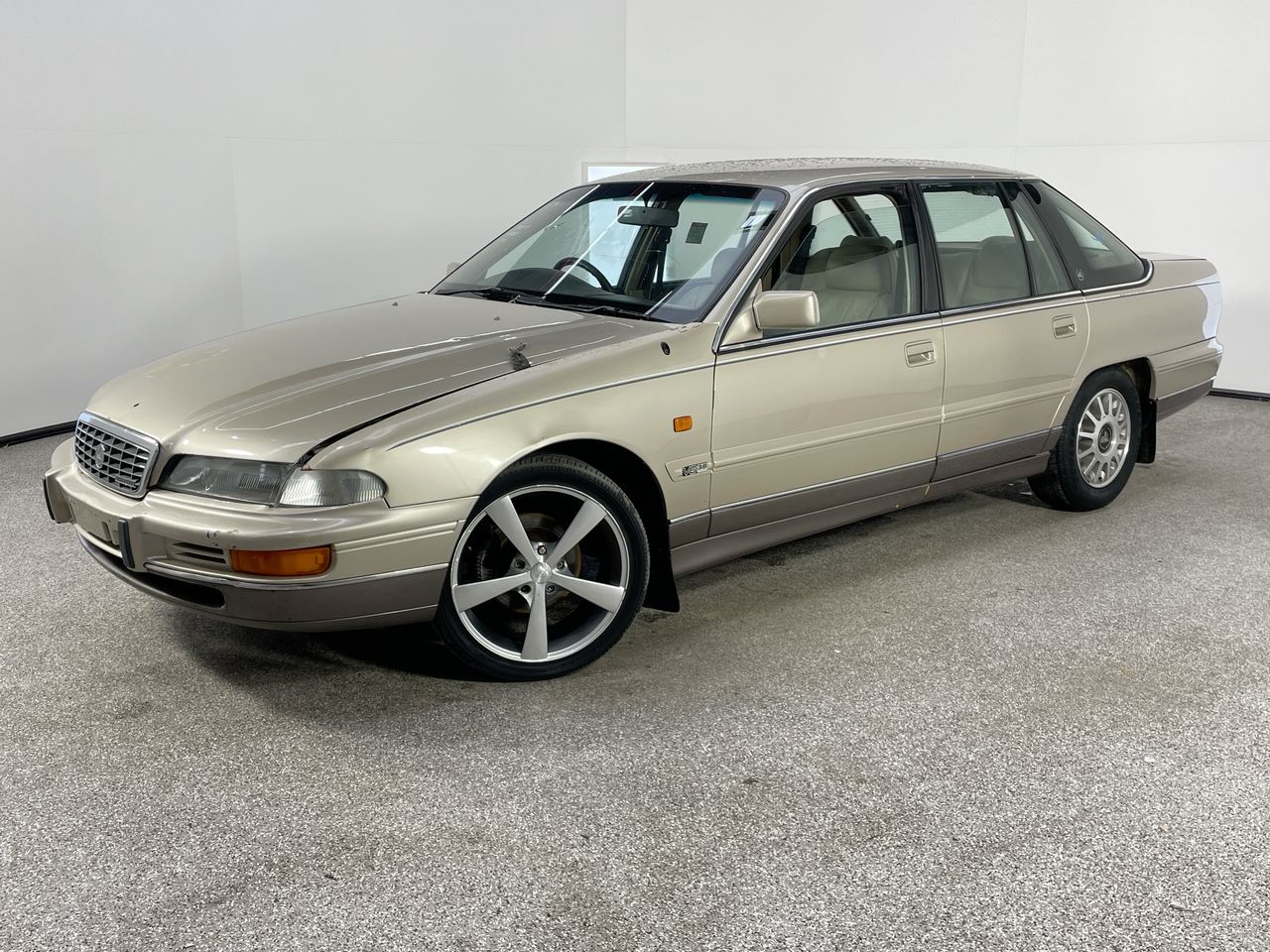 1995 Holden Statesman VR Automatic Sedan Auction (0001-21031685 ...