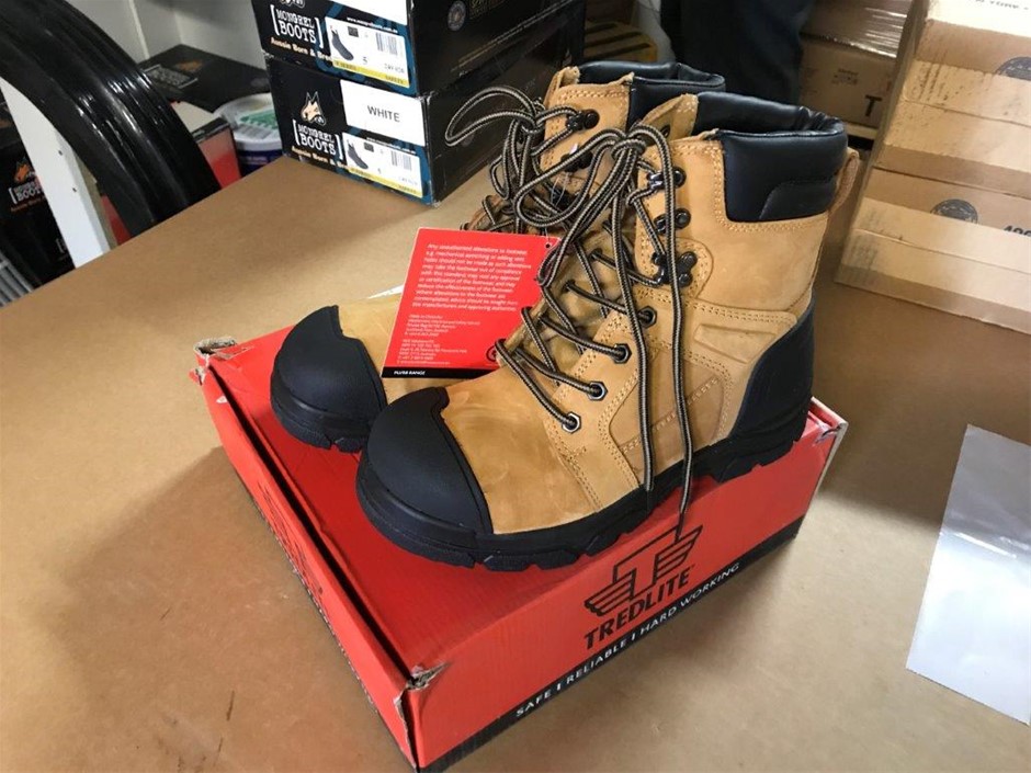 1x Pair of Tredlite Safety Boots Auction (0033-3029805) | Grays Australia