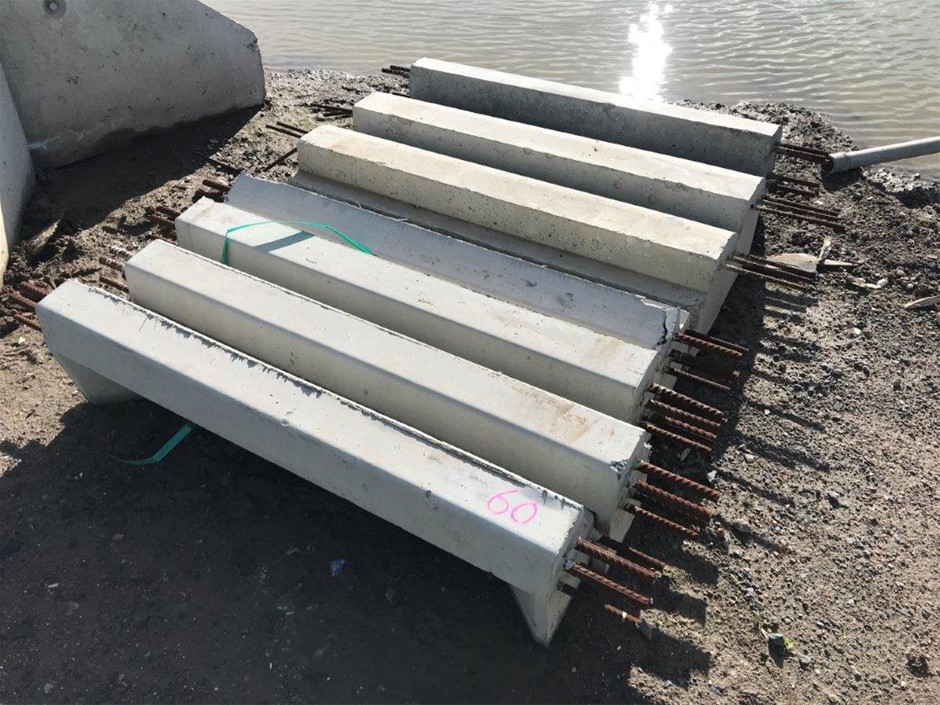 7x Assorted Concrete Drainage Lintel Auction (0060-3030224) | Grays ...