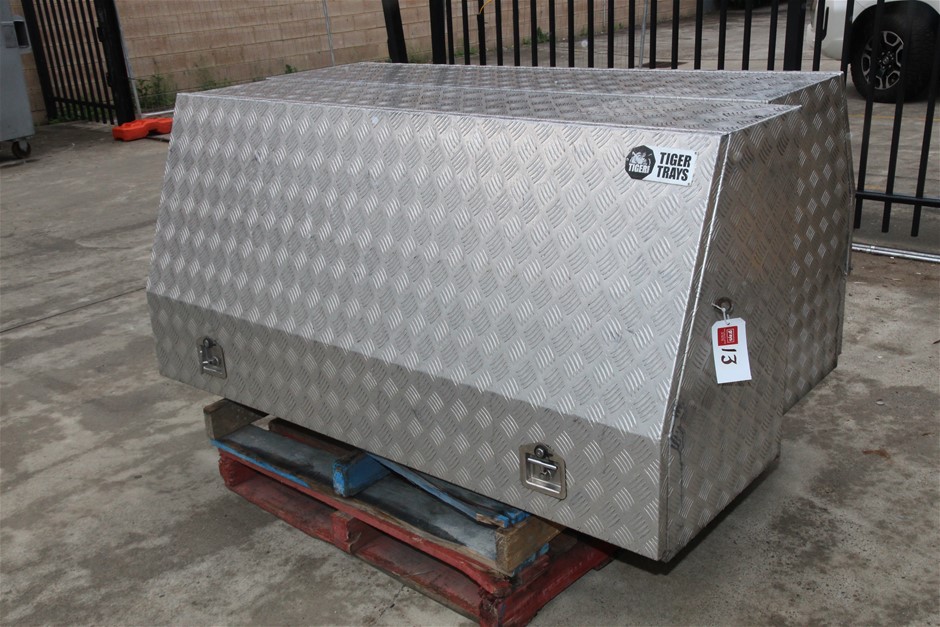 Tiger Trays 2x Assorted Alloy Tray Mount Tool Boxes Auction (0013 ...