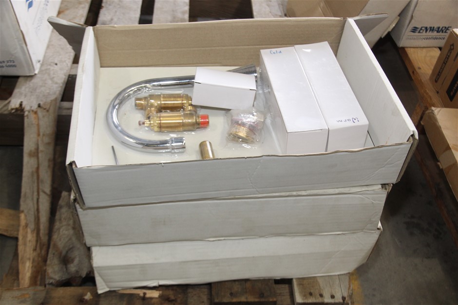 Enware ENW002284 3x Mixer Tap & Spout Auction (0045-5057486) | Grays ...