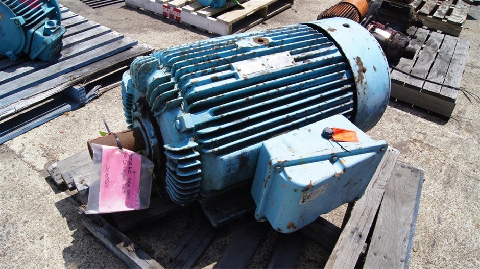 Electric motor, Toshiba, AC, 110kw 1000V, 1470 rpm, frame D280M, 3 ...