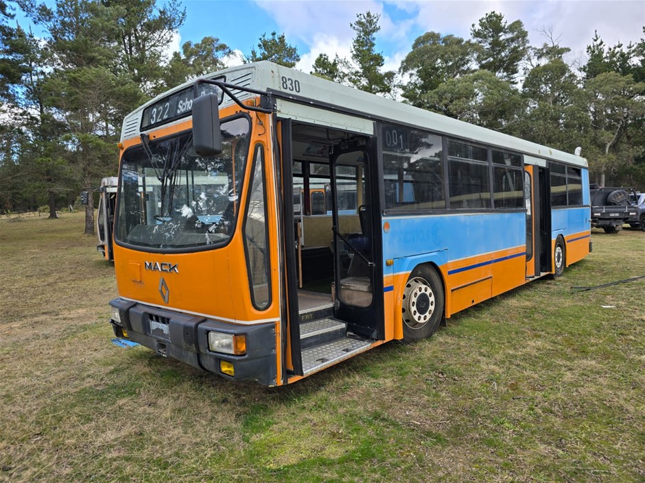 Renault PR100 Bus 2CH Automatic Bus Auction (0001-5057773) | Grays ...