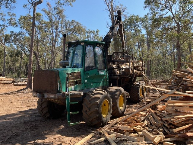John Deere 1710D log forwarder Feller Buncher Auction (0009-9054220 ...