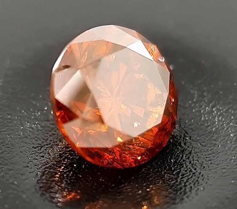 0.81ct - Natural Vivid Red Diamond - IGR Certified - Round Brilliant ...