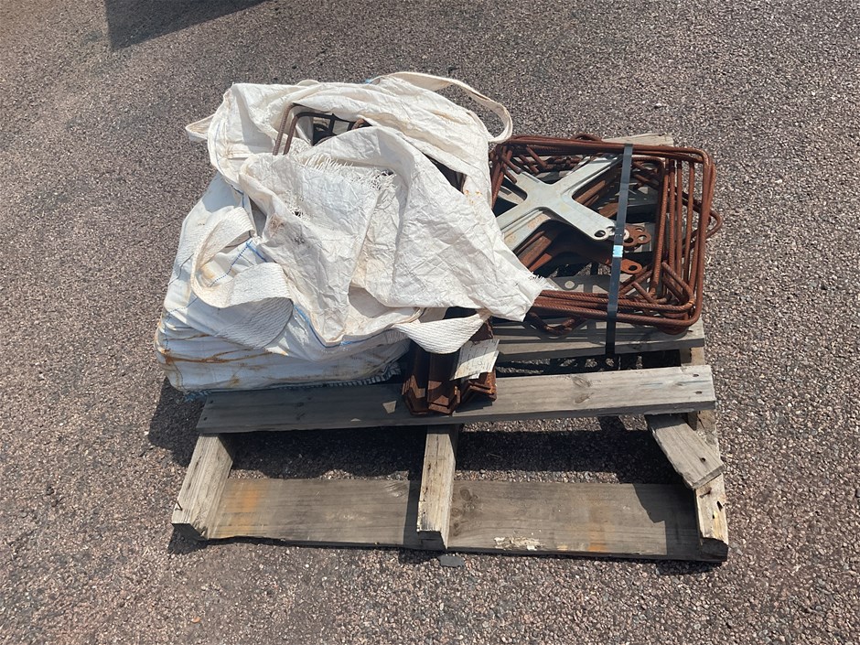 Quantity Rio Squares & Steel Brackets Auction (0004-8019345) | Grays ...