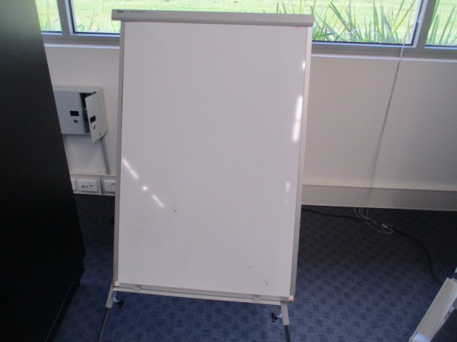 Mini Whiteboard on Stand Auction (0068-3030580) | Grays Australia