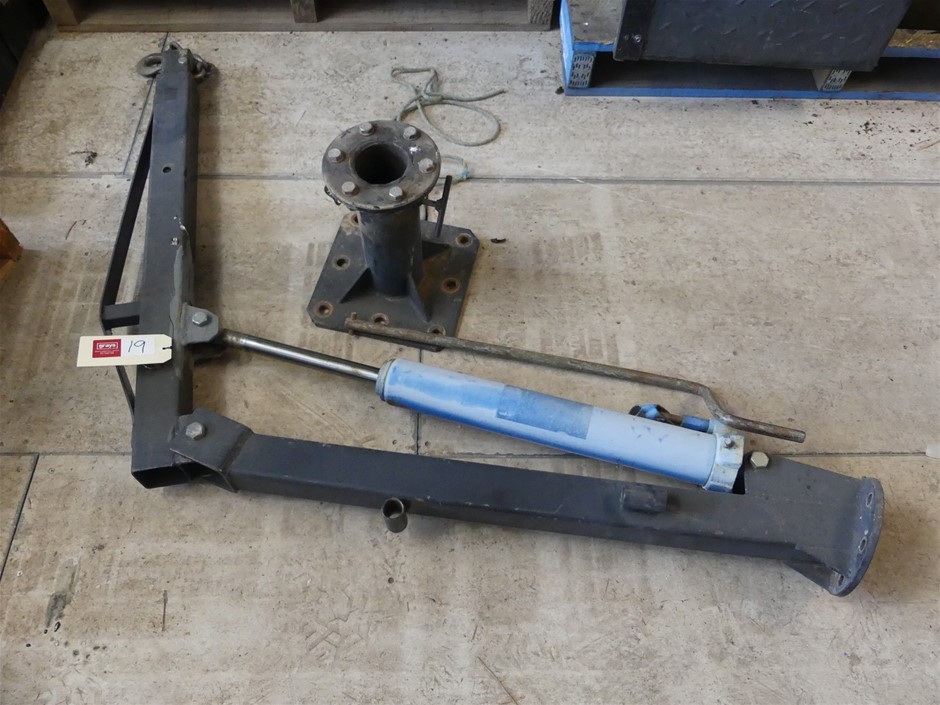 Base Mounted Hydraulic Hoist Auction (0019-5058575) | Grays Australia