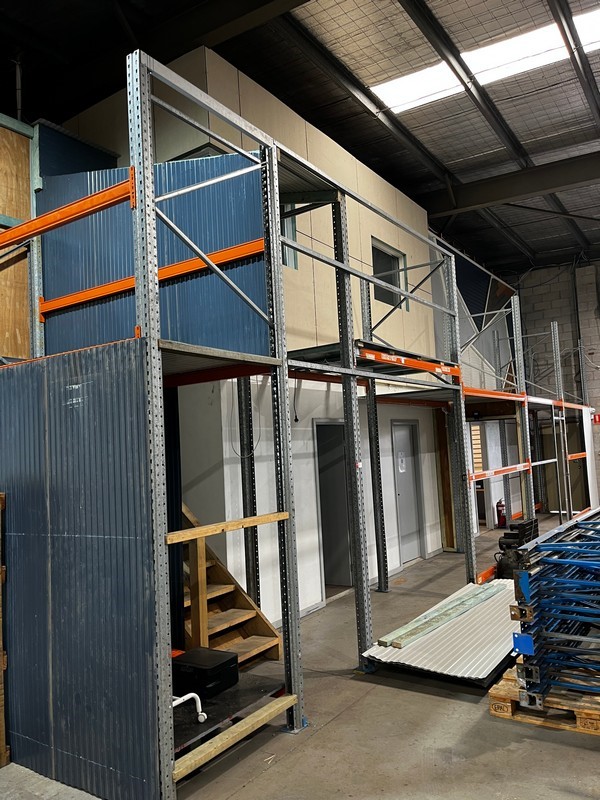 7 x Galvanised Steel Dexion Pallet Racking Uprights Auction (0006 ...