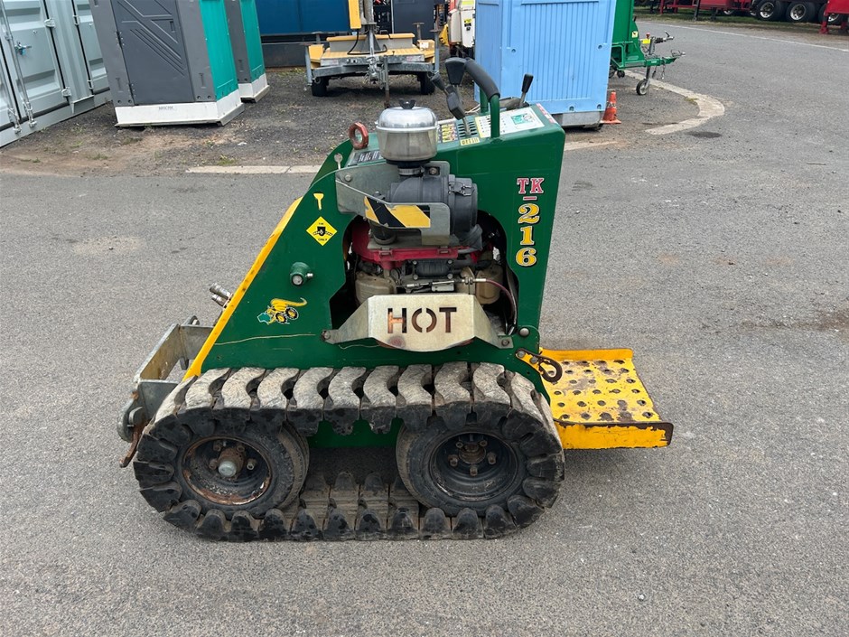 Kanga Mini Loader with Bucket &r Drive Attachment Auction (0005-3031607 ...