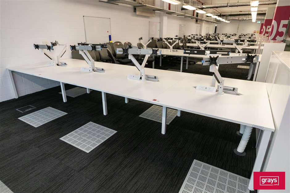 Qty 8 x Side by side / Face to Face Workstation Desks Auction (0526 ...