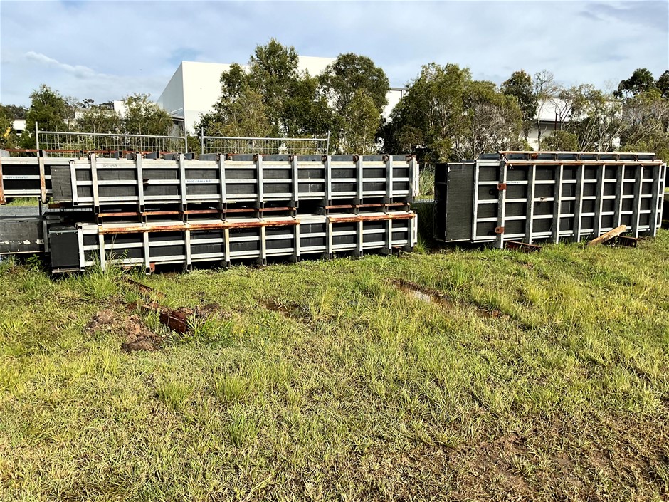 6 x Steel Framed Column Boxes Auction (0153-7053824) | Grays Australia