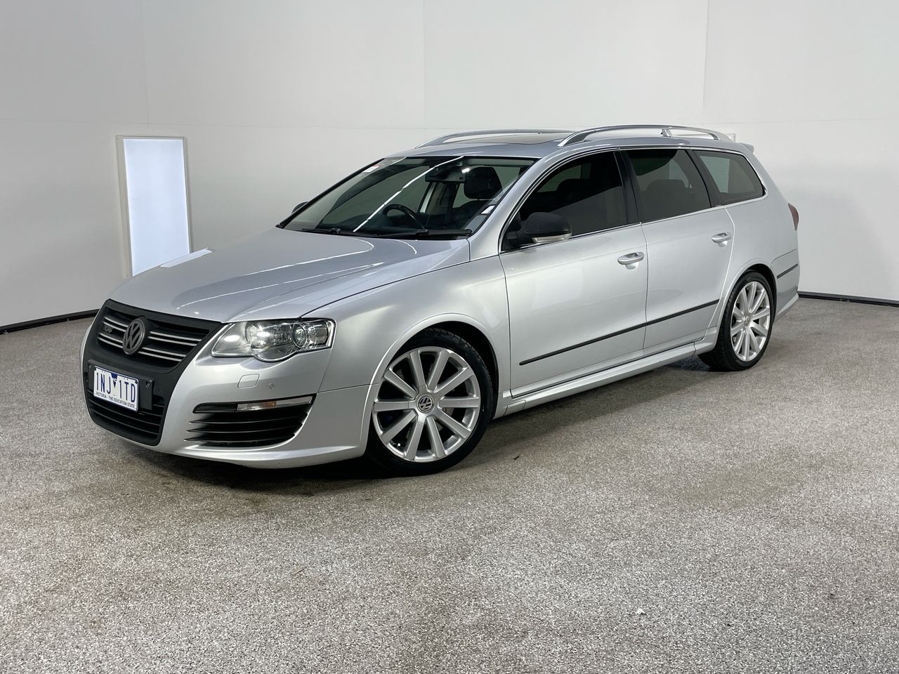 2009 Volkswagen Passat R36 3C Automatic Wagon Auction (0001-21038992 ...