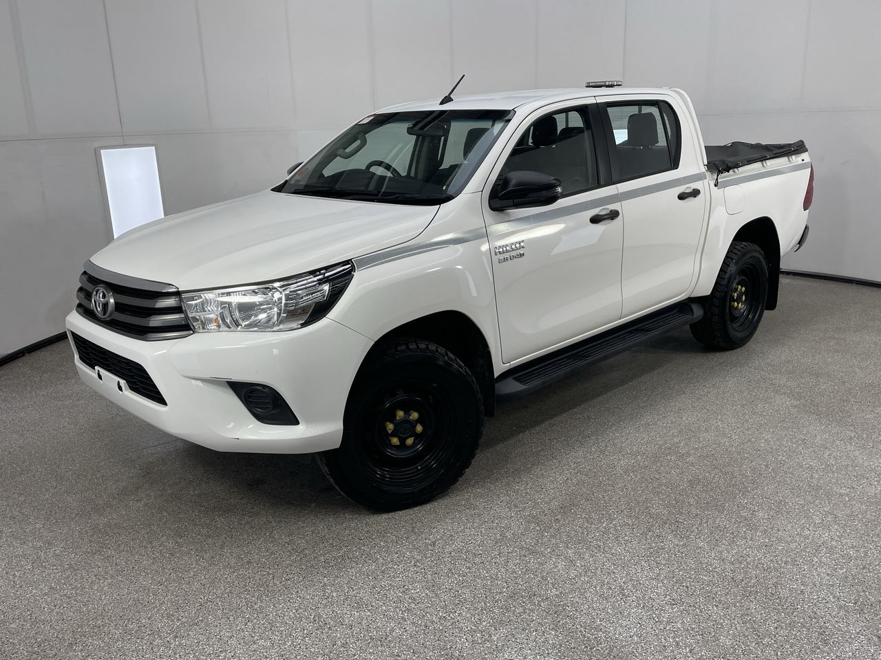 2018 Toyota Hilux 4X2 SR Hi Rider GUN136R Turbo Diesel Automatic Dual ...