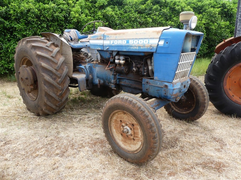1970 Ford 5000 Vintage Utility Tractor Auction (0209-5058393) | Grays Australia
