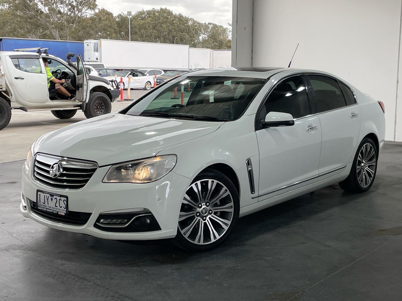 2014 Holden Calais V VF Automatic Sedan Auction (0001-21039186) | Grays ...