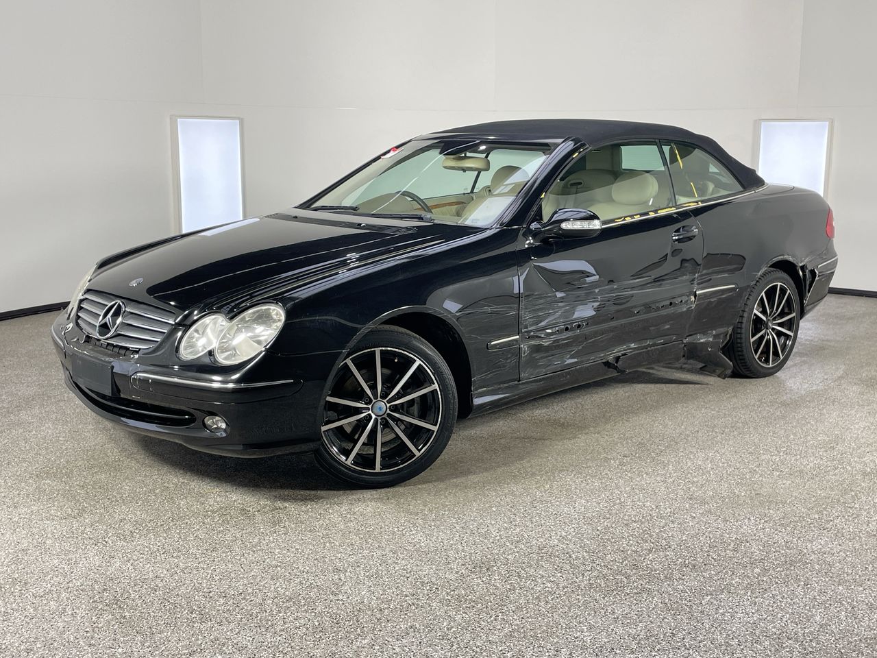 2004 Mercedes Benz CLK 240 AVANTGARDE A209 Automatic Convertible Auction (0001-21039624) | Grays ...