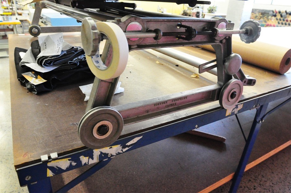 Cutting Table with Manual Fabric Laying Machine - Laying Up Table and ...