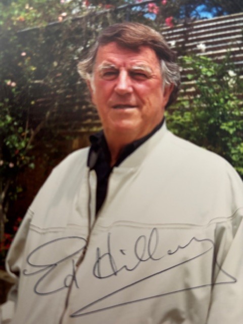 SIR EDMUND HILLARY SIGNED PHOTO Auction (0022-2563374) | Grays Australia