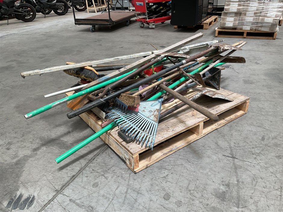Large Quantity of Assorted Landscaping Hand Tools Auction (0070-3032145 ...