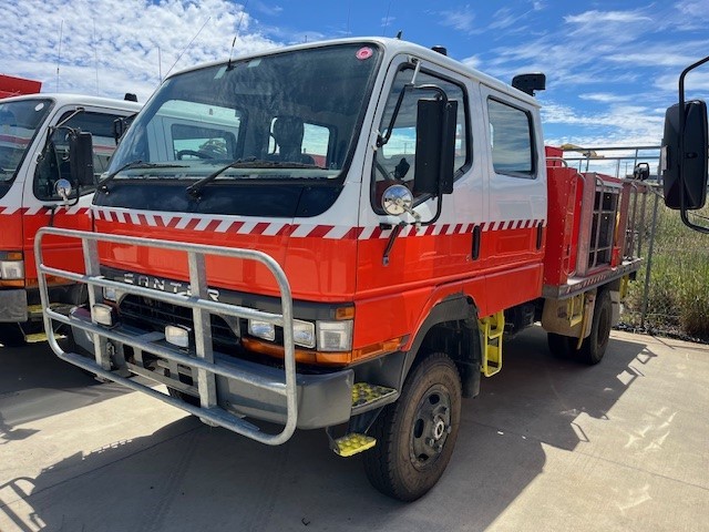 1999 Mitsubishi Canter 4WD Crew Cab Truck Auction (0005-5058809 ...
