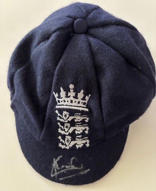 IAN BOTHAM SIGNED ENGLAND CRICKET TEST CAP Auction (0006-2563578 ...