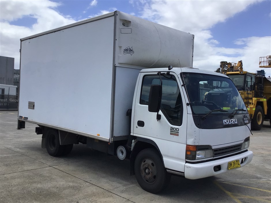 2005 Isuzu N3 NPR 4 X 2 Pantech Truck