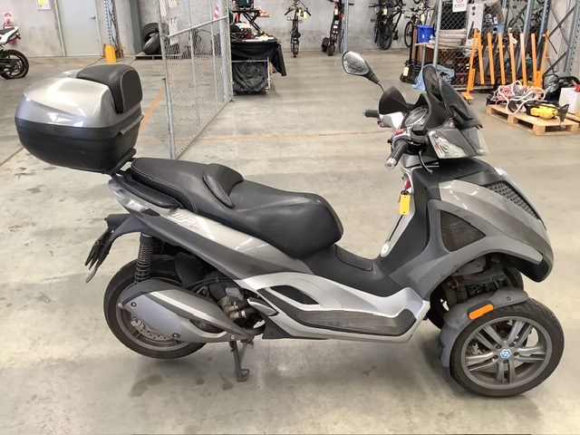 2015 Piaggio MP3 Motorcycle Auction (0001-9056261) | Grays Australia