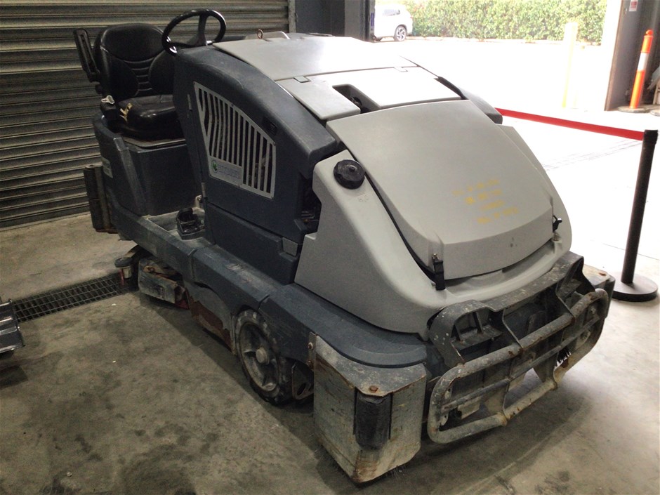 Nilfisk CS7000 Hybrid Sweeper/ Scrubber ( Propane Powerd ) Auction ...