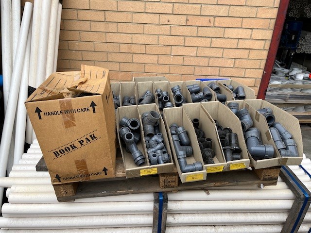 Pallet of Assorted 40mm Manifold Fittings Auction (0157-9057140 ...