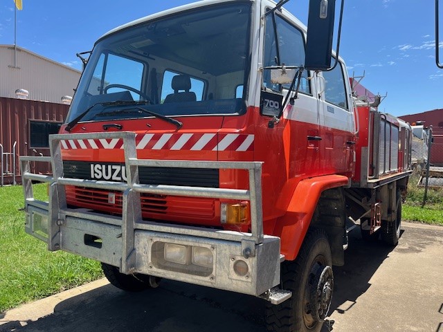 1994 ISUZU 700 4x4 Truck - Ex RFS Auction (0026-5058984) | Grays Australia