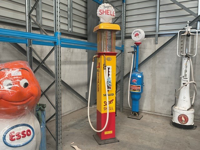 Super Shell Fuel Bowser Auction (0026-9056887) | Grays Australia