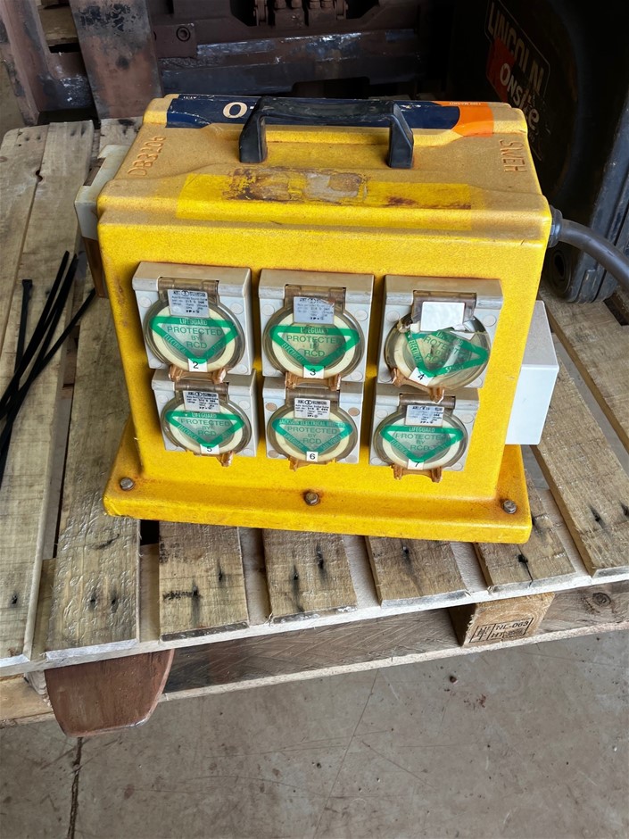 2008 LIFEGUARD LG7 Distribution Board - 32amp Small (Newman) Auction ...
