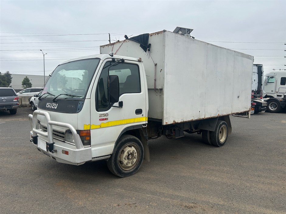 2003 Isuzu NPR 250 Medium 4 x 2 Tipper Truck