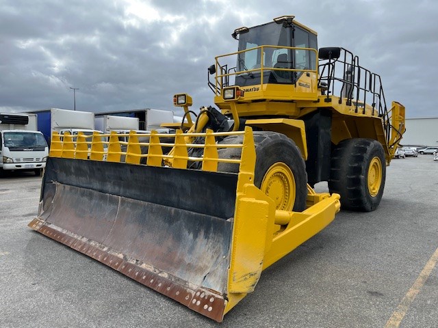 2011 Komatsu WD-600-6 Wheeled Loader Auction (0001-9058268) | Grays ...