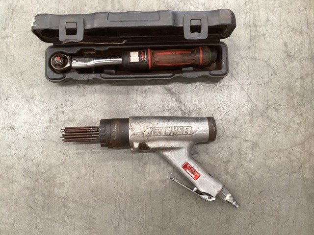Jet Chisel JEX-28 Air Operated Needle Gun & Norbar 50 Torque Wrench ...