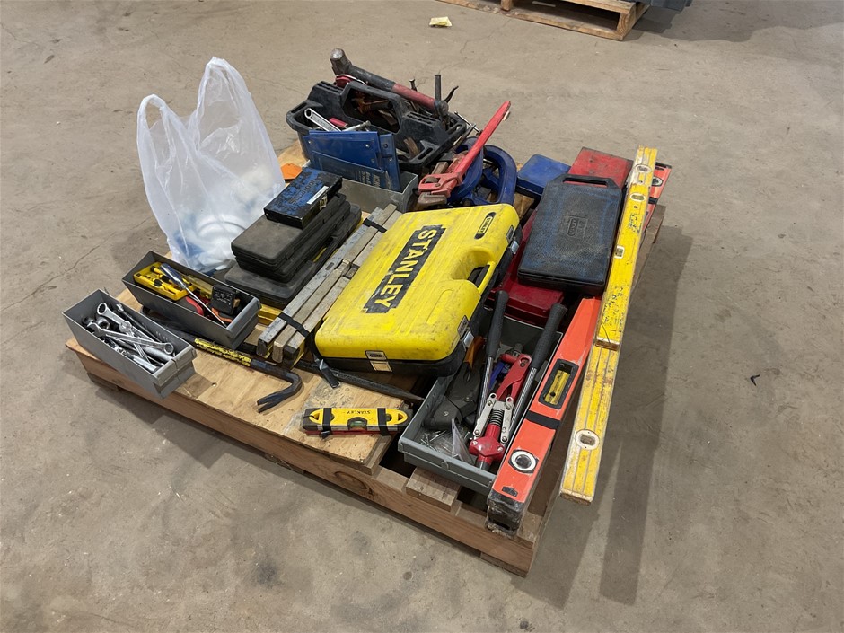 A Large Quantity of Assorted Hand Tools Auction (0067-3032275) | Grays ...